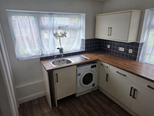 Cedar Close, Patchway, Bristol BS34, 2 bed flat to rent, £1,600 pcm | PrimeLocation