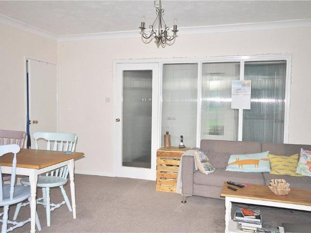 Cedar Close, Staines upon Thames, Surrey, TW18 2TF