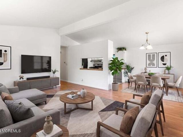 Cedar Ct, Manalapan, Home For Sale