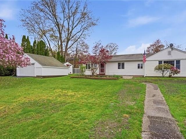 Cedar Dr, Bristol, Home For Sale
