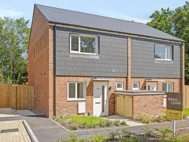 Cedar Drive, Edenbridge, 2 Bedroom Semi detached