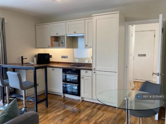 Cedar Gardens, Sutton, SM2 2 bed flat to rent £1,850 pcm £427 pw