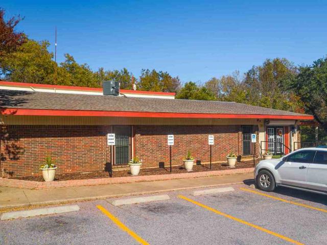 Cedar Glen South 2 Bedroom Apartment for Rent at 2906 E Kiest Blvd, Dallas, TX 75216 Cedar Crest Country Club Estates