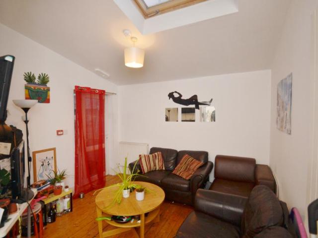 Cedar Grove, Manchester M14 6 bed terraced house to rent £3,380 pcm £780 pw