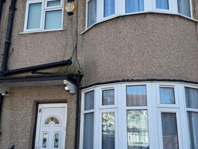 Cedar Grove, Southall UB1, 3 bed terraced house to rent, £2,200 pcm | PrimeLocation