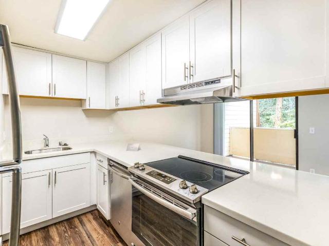 Cedar Heights Apartments 2 Bedroom Apartment for Rent at 13215 Ne 123rd St, Kirkland, WA 98034