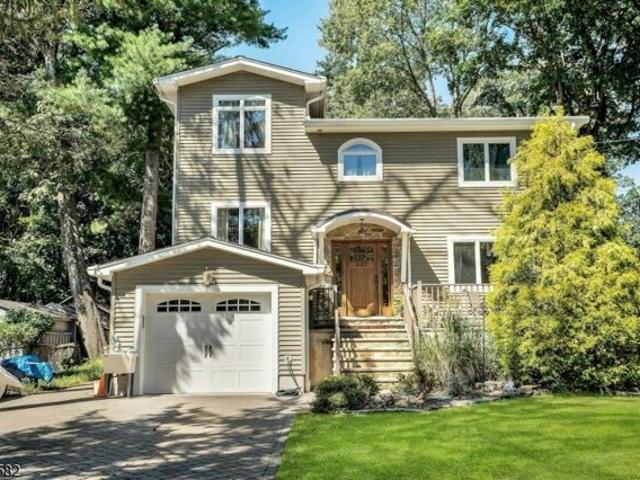 Cedar Ln, River Vale, Home For Sale
