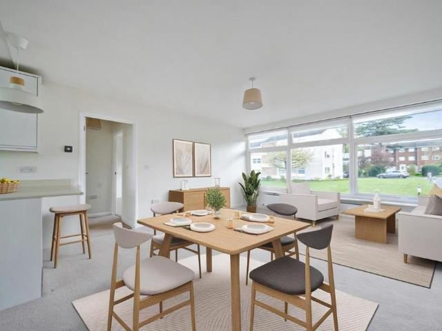 Cedar Mount, Mottingham Lane, London. 2 bed apartment to rent £1,850 pcm £427 pw