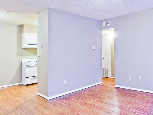 Cedar Oaks 1 Bedroom Apartment for Rent at 4100 W 19th Ave, Stillwater, OK 74074