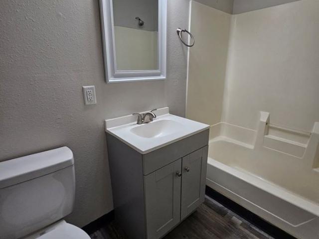 Cedar Rapids 444 1 Bedroom Apartment for Rent at 2100 Westdale Dr Sw, Cedar Rapids, IA 52404