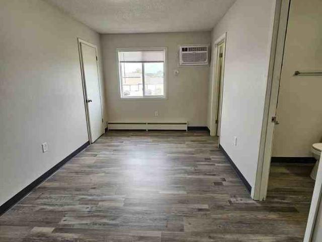 Cedar Rapids 444 2 Bedroom Apartment for Rent at 2100 Westdale Dr Sw, Cedar Rapids, IA 52404