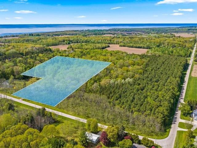 Cedar Rd, Luxemburg, WI 54217