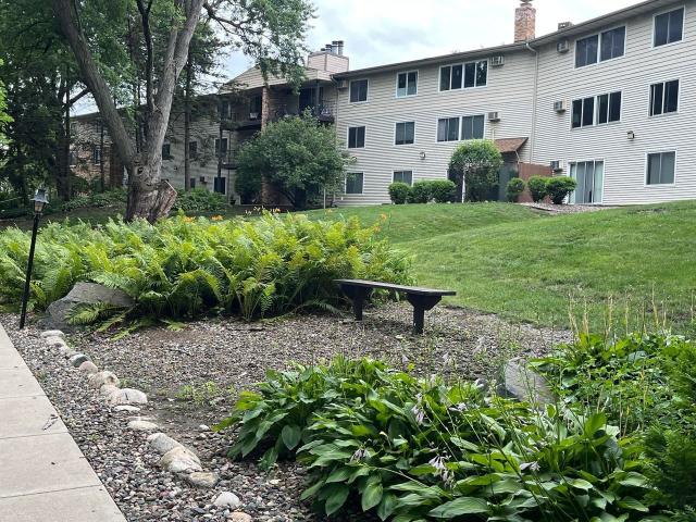 CEDAR RIDGE APARTMENT HOMES 1 Bedroom Apartment for Rent at 10201 Cedar Lake Rd, Minnetonka, MN 55305