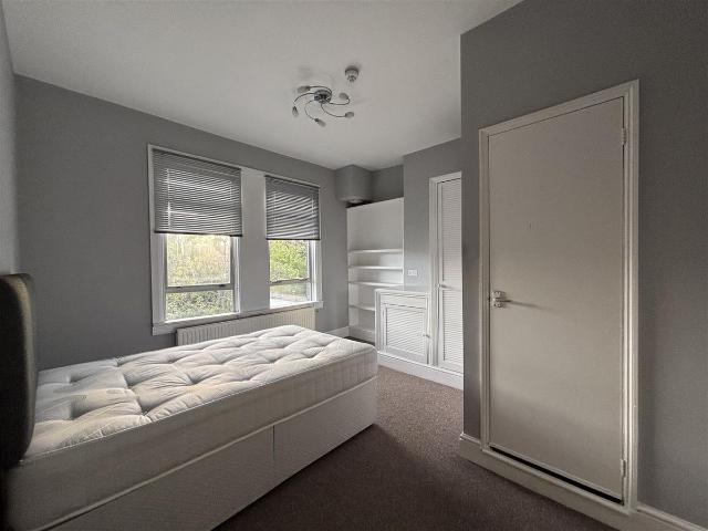 Cedar Road, Cricklewood NW2, Room to rent, £1,000 pcm | PrimeLocation