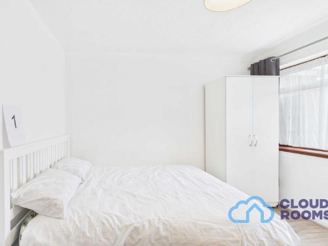 Cedar Road, Hatfield AL10, Room to rent, £585 pcm | PrimeLocation