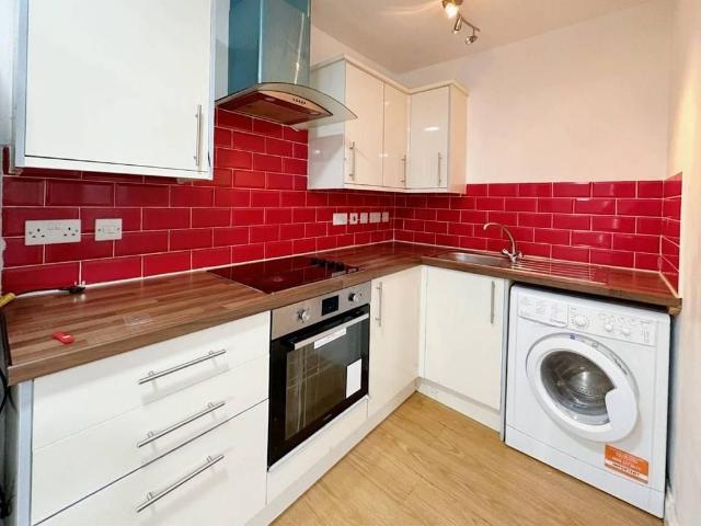 Cedar Road, Leicester LE2, 1 bed flat to rent, £895 pcm | PrimeLocation