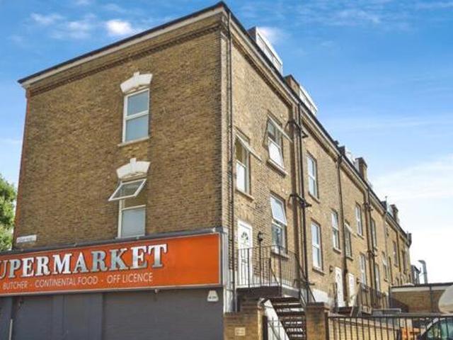 Cedar Road, London, 1 Bedroom Flat