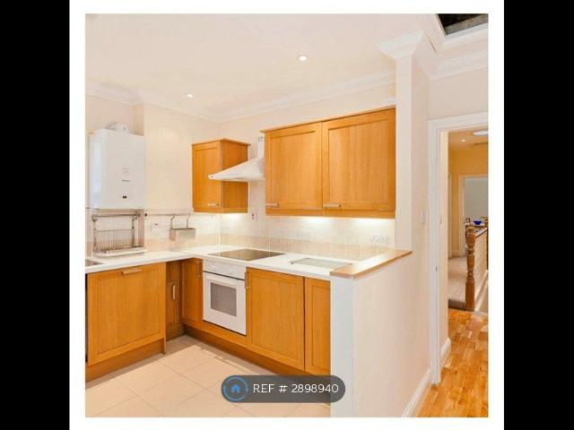 Cedar Road, London NW2, 2 bed flat to rent, £2,270 pcm | PrimeLocation