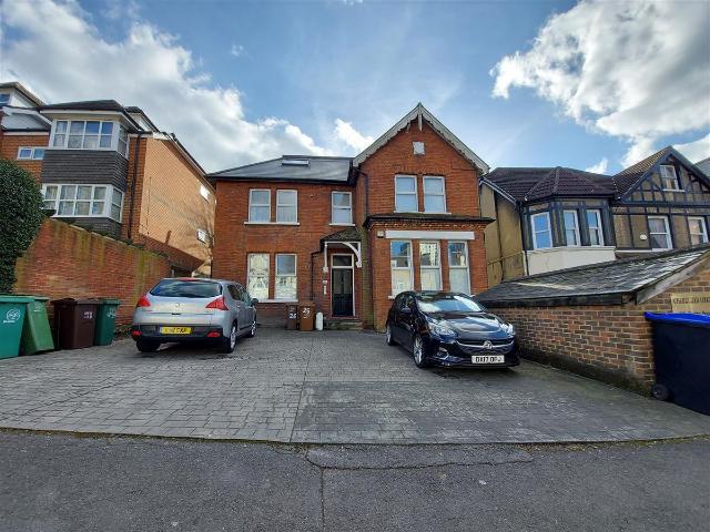 Cedar Road, Sutton SM2, Studio to rent, £950 pcm | PrimeLocation