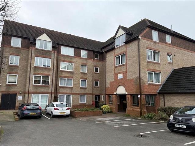 Cedar Road SM2, 1 bed flat to rent, £1,300 pcm | PrimeLocation