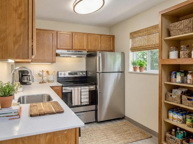 Cedar Square Apartments 1 Bedroom Apartment for Rent at 10480 Sw Eastridge St, Cedar Hills, OR 97225 Cedar Hills Cedar Mill North