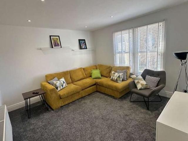Cedar Square, Blackpool, FY1