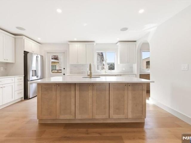 Cedar St Unit C, Cliffside Park, Home For Sale