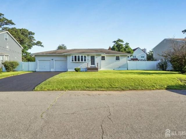 Cedar St, Colonia, Home For Sale