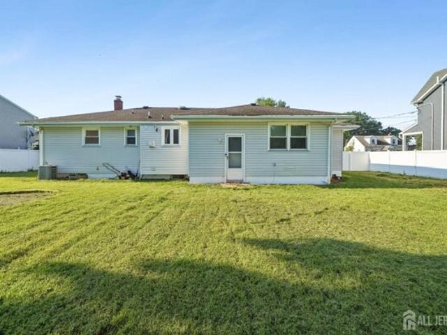 Cedar St, Colonia, Home For Sale