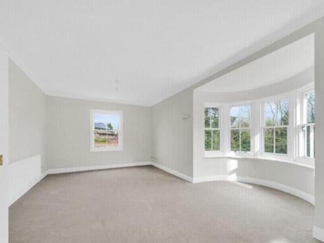 Cedars Close, Belmont Hill, 2 Bedroom Flat