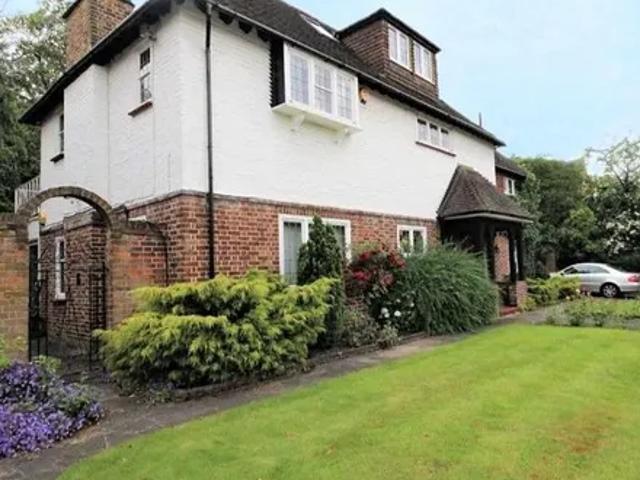 Cedars Close, London, NW4 1TR, United Kingdom | 7 bed house for rent #17704580 | Rentberry
