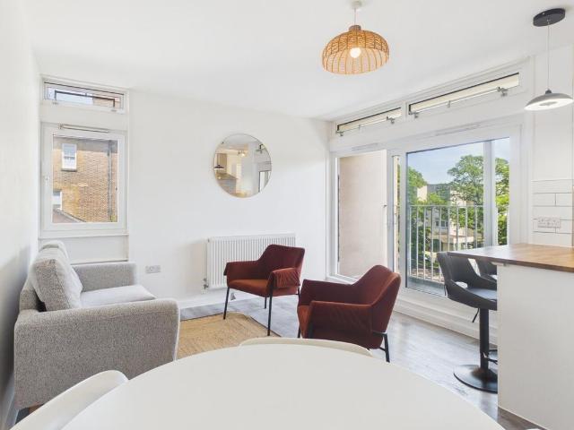Cedars Road, Clapham Common SW4, 4 bed shared accommodation to rent, £4,400 pcm | PrimeLocation