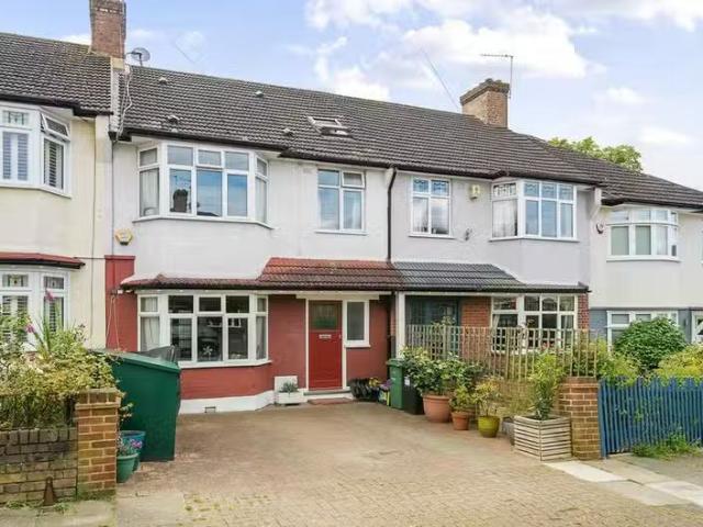 Cedarville Gardens, Streatham, SW16 4 bed terraced house for s.