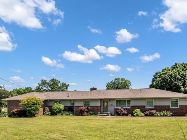 Cedarwood Dr, Hendersonville, Home For Sale