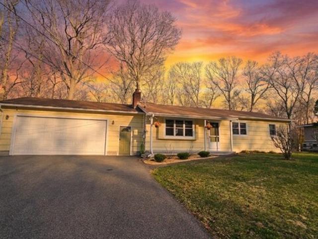 Cedarwood Ln, Old Saybrook, Home For Sale