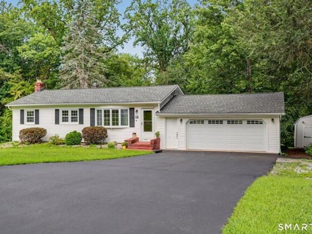 Cedarwood Ln, Shelton, Home For Sale