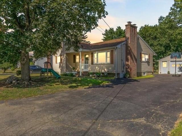Cedarwood Ln, Rowley, Home For Sale