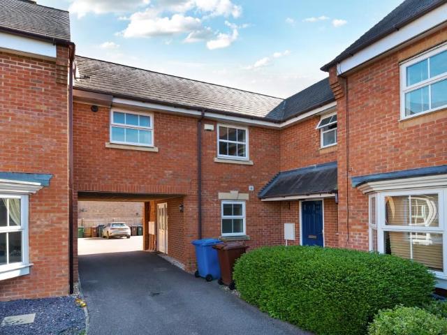 Celandine Close, Bicester OX26, 1 bed maisonette to rent, £1,100 pcm | PrimeLocation