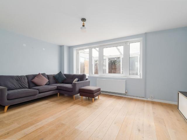 Celandine Close E14, 3 bed maisonette to rent, £2,750 pcm | PrimeLocation