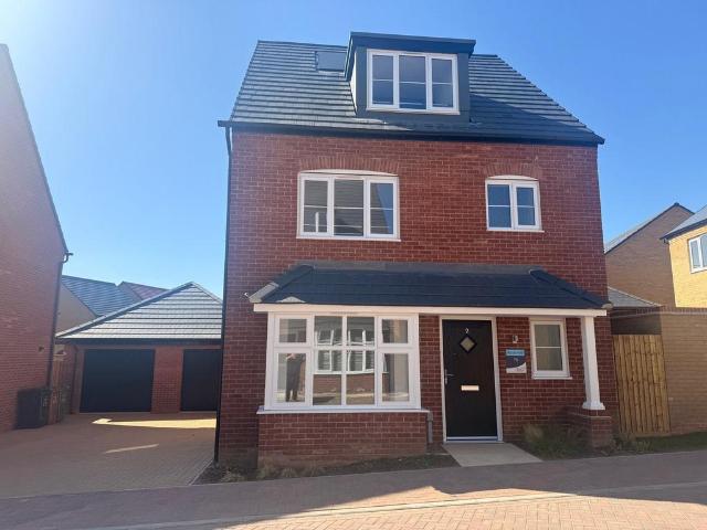 Celandine Gardens, Priors Hall Park. 4 bed detached house to rent £1,925 pcm £444 pw