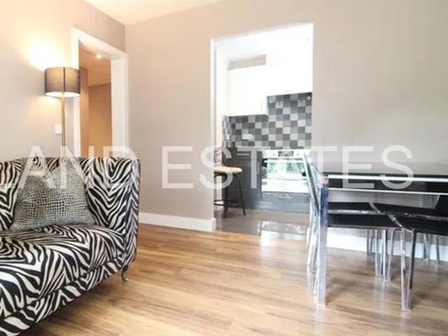 Celandine Grove, London, N14 4BP, United Kingdom | 2 bed apartment for rent #125054727 | Rentberry