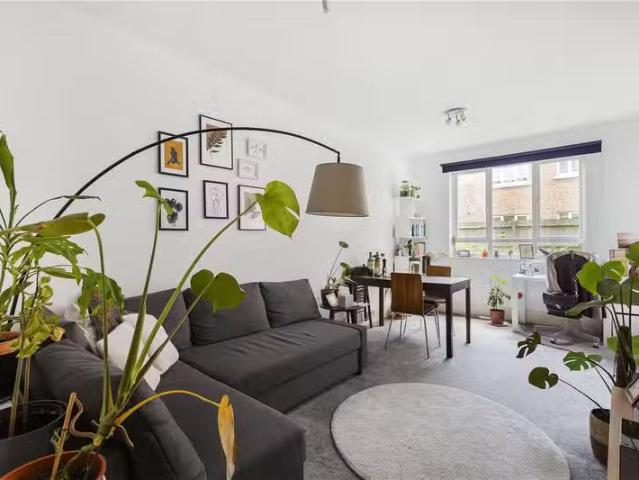 Celandine Drive, London, E8 3XF