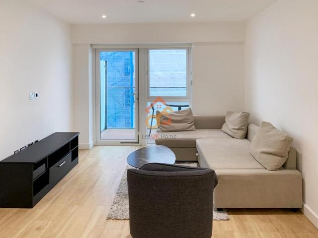 Celeste House, 1 Caversham Road. 1 bed flat to rent £1,850 pcm £427 pw