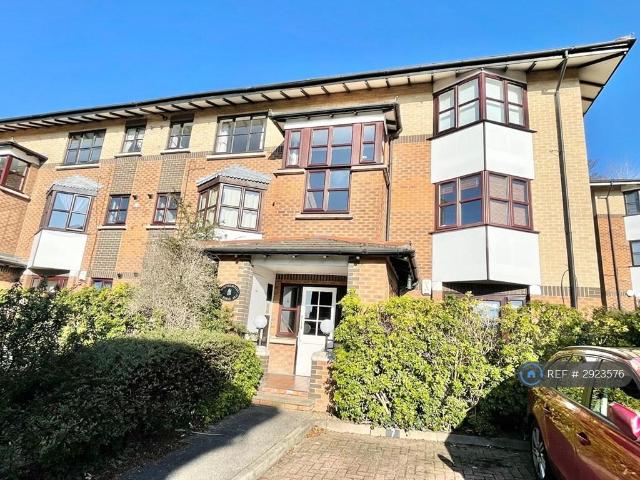 Celestial Gardens, London, SE13 2 bed flat to rent £1,800 pcm £415 pw