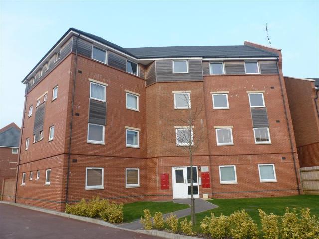 Celsus Grove, SWINDON 2 bed apartment to rent £1,000 pcm £231 pw