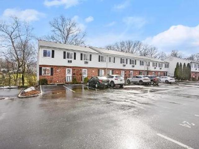 Cerretta St Apt 9