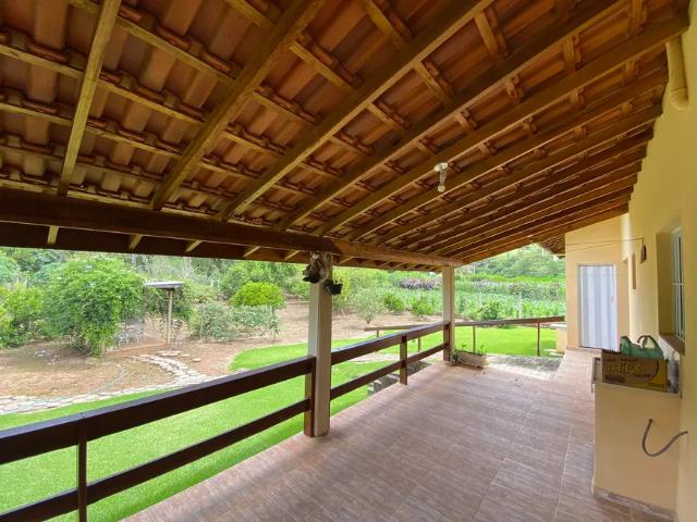 Chácara com 2.000 m2 em Sapucaí Mirim MG