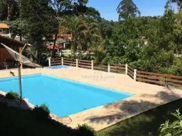 Chácara completa com 4.500m² em Santa Isabel – Porteira Fechada