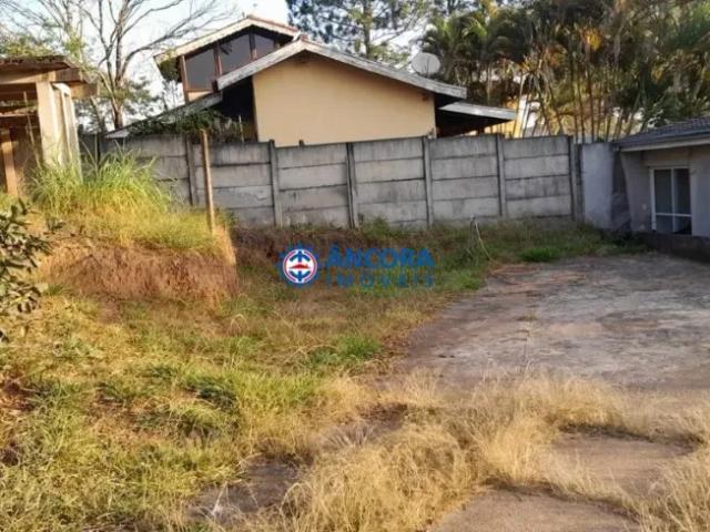 Chácara 1.600 m² 04 dormitórios Atibaia