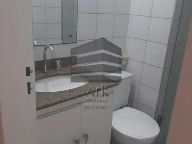 Ch. Inglesa: 3 dorms. Sendo 1 ste, sala 2 ambientes com varanda, 2 vagas!
